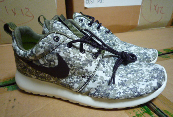 Nike WMNS Roshe Run "Camo" - Available on eBay - SneakerNews.com