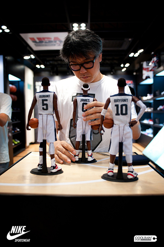 Coolrainz x Nike "Relive The Dream" Figurines - SneakerNews.com