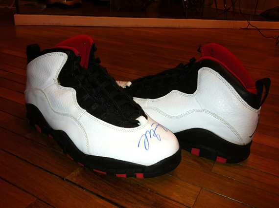 Air Jordan X "Chicago" - OG Autographed Pair on eBay - SneakerNews.com