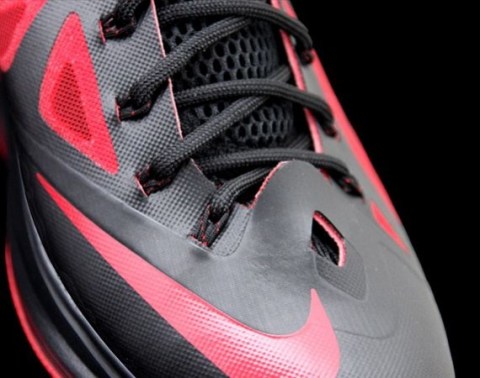 Nike LeBron X "Bred" - SneakerNews.com