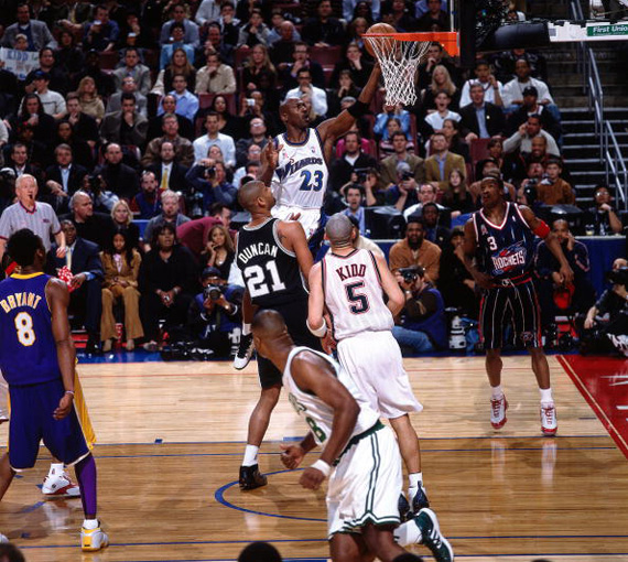 Michael Jordan Misses Dunk at 2002 All-Star Game - SneakerNews.com