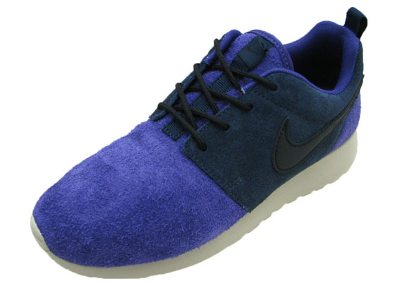 Nike WMNS Roshe Run Leather - SneakerNews.com