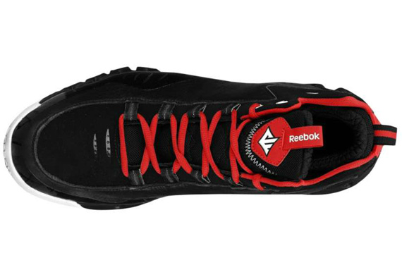 Reebok Wall 3 - Available - SneakerNews.com