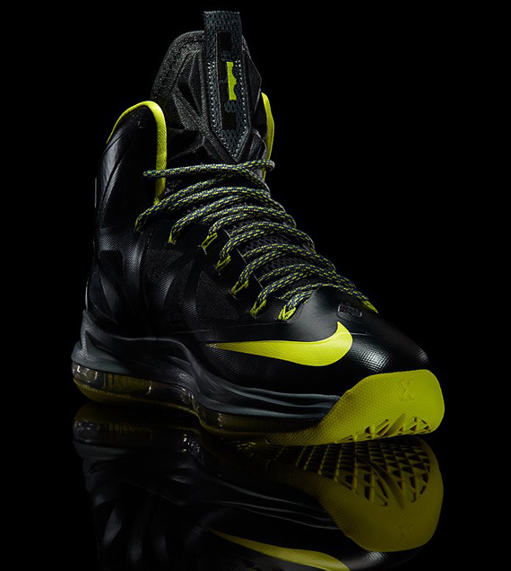 Nike LeBron X "Dunkman" - Release Reminder - SneakerNews.com