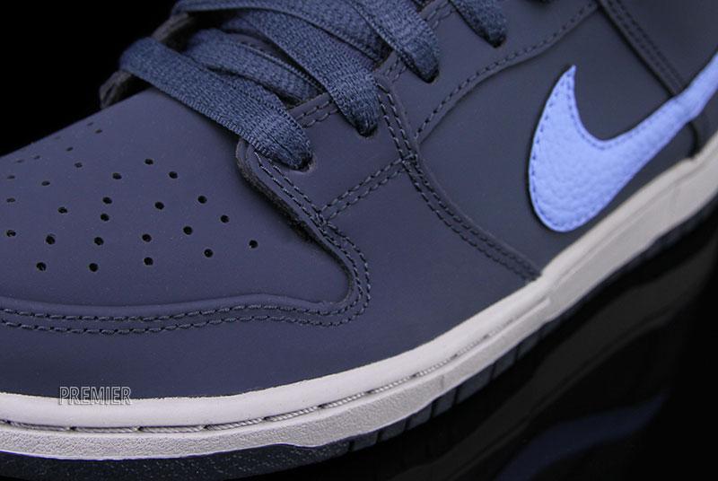 Nike SB Dunk Low "Squadron Blue" - SneakerNews.com