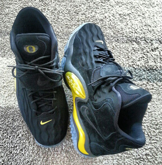 Nike Air Zoom Jet Turf '97 - Oregon Ducks PE - SneakerNews.com