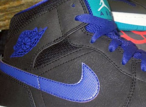 Air Jordan 1 Retro Mid "Grape" - SneakerNews.com