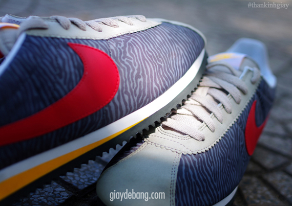 Nike Cortez "Zebra" - SneakerNews.com