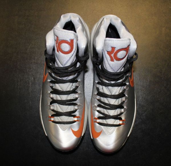 Nike KD V “Texas” – Arriving at Retailers - SneakerNews.com