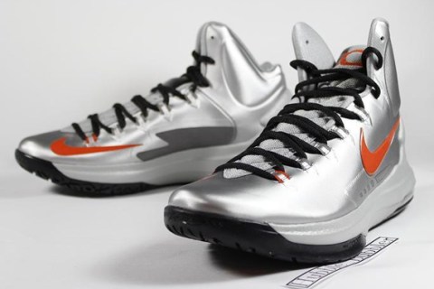 Nike KD V "Texas" - Release Reminder - SneakerNews.com