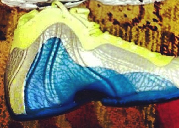 Nike Air Flightposite - 2013 "No Zip" Sample - SneakerNews.com