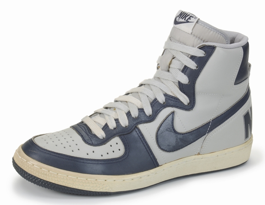 Nike Basketball Inside Access: Tourney Time - SneakerNews.com