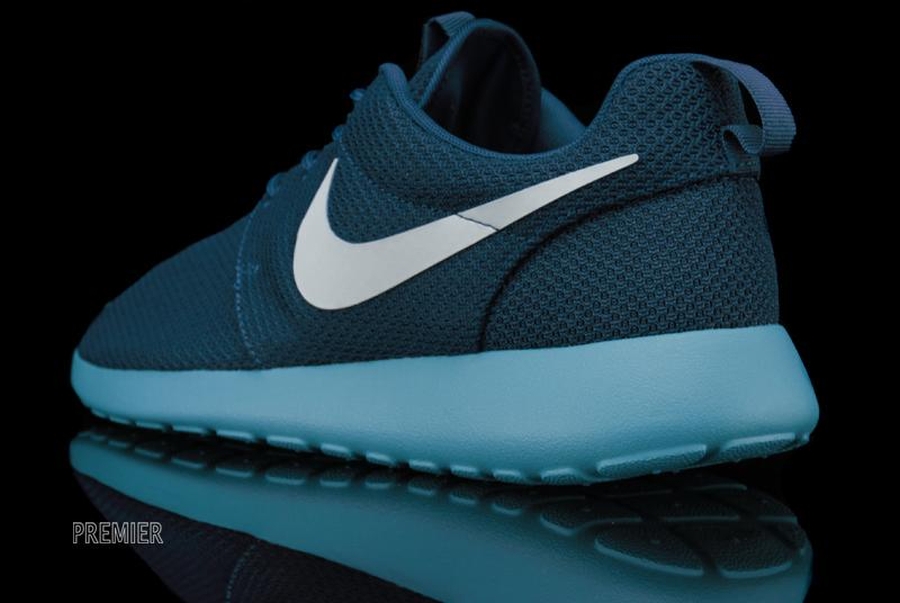 Nike Roshe Run - New Colorways Available - SneakerNews.com