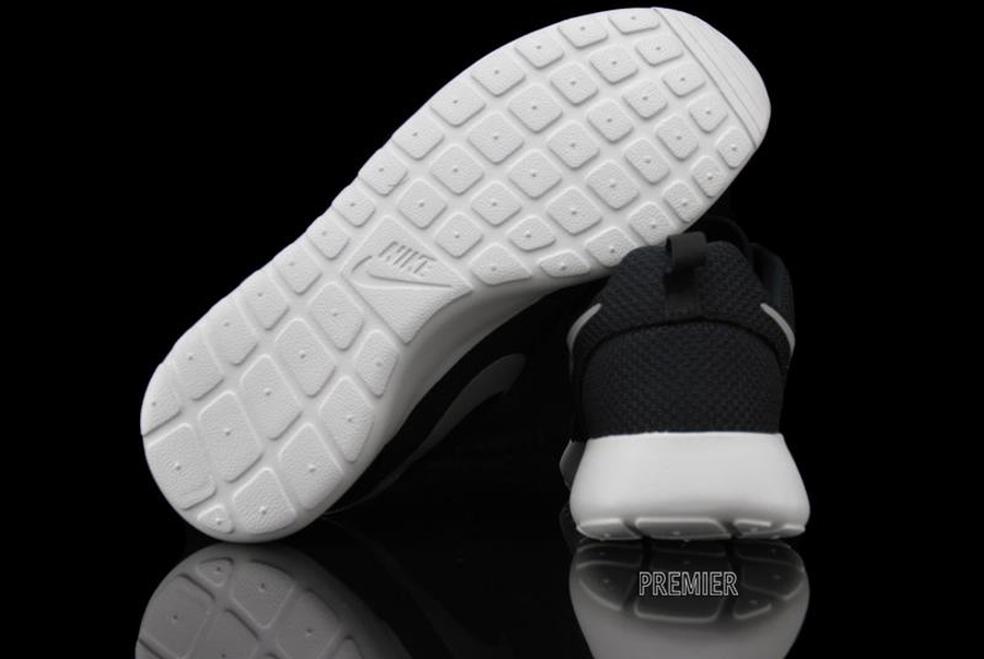 Nike Roshe Run - New Colorways Available - SneakerNews.com