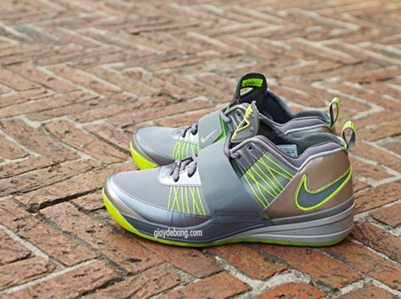 Nike Zoom Revis "Super Bowl" PE - SneakerNews.com