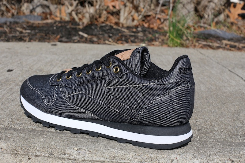 Reebok CL LTHR "Denim" - SneakerNews.com