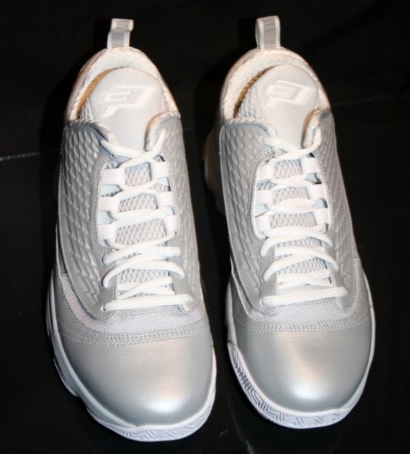 Jordan CP3.VI AE "Metallic Silver" - SneakerNews.com