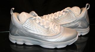 Jordan CP3.VI AE "Metallic Silver" - SneakerNews.com