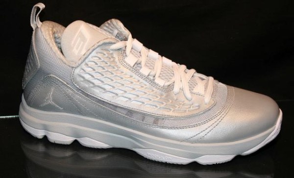 Jordan CP3.VI AE "Metallic Silver" - SneakerNews.com