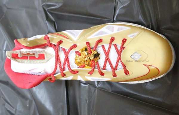 "Gold Championship" Nike LeBron X PE - SneakerNews.com