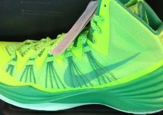 Nike Hyperdunk 2013 - New Colorways - SneakerNews.com