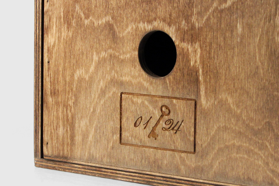 UBIQ x New Balance 1600 “The Benjamin” – Box Set - SneakerNews.com