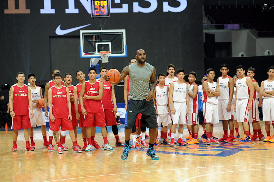 LeBron James Visits Philippines for First Time on Nike Basketball Tour ...