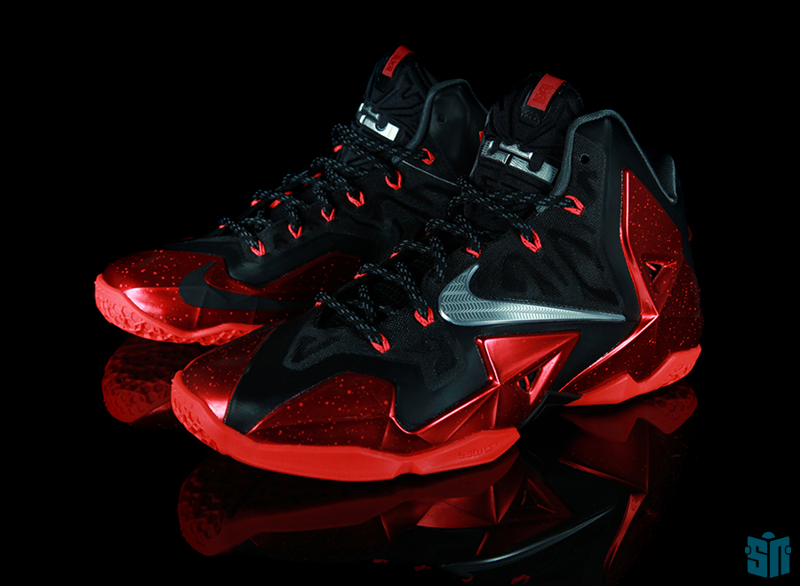 LeBron 11 "Heat" - New Photos