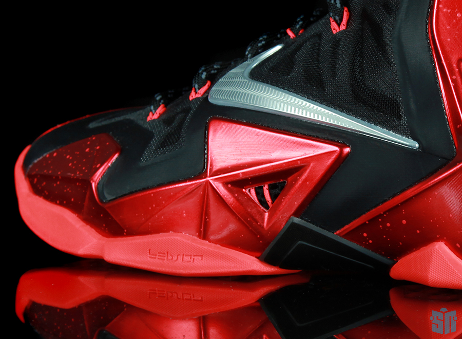 LeBron 11 "Heat" - New Photos