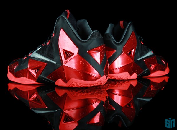 LeBron 11 "Heat" - New Photos