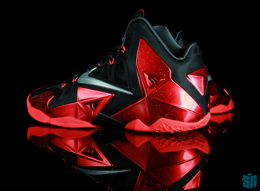 LeBron 11 "Heat" - New Photos