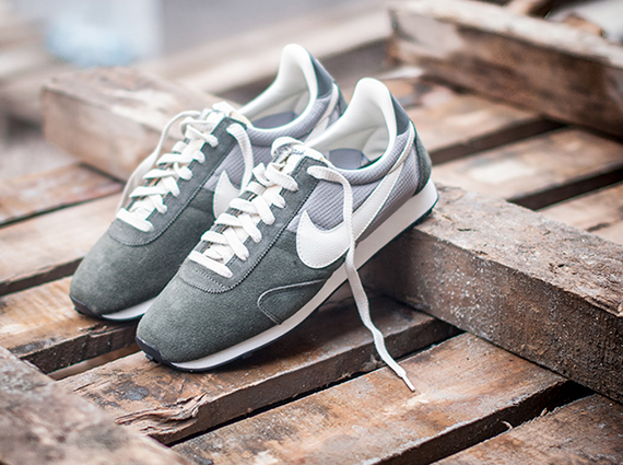 Nike Pre Montreal Racer - Newsprint - Sail - SneakerNews.com