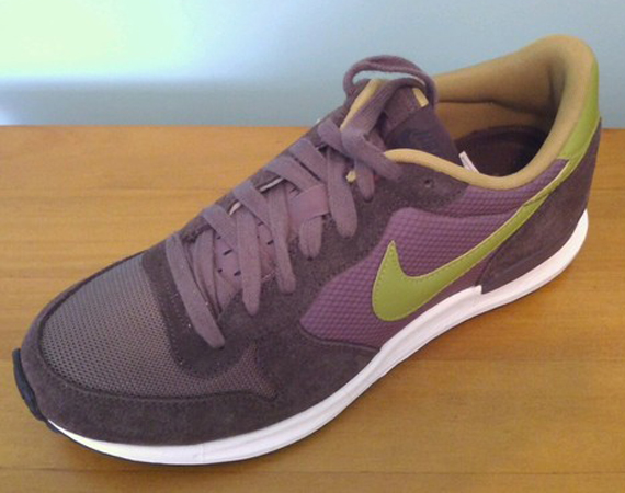 Nike Air Solstice - Burgundy - Gold - SneakerNews.com