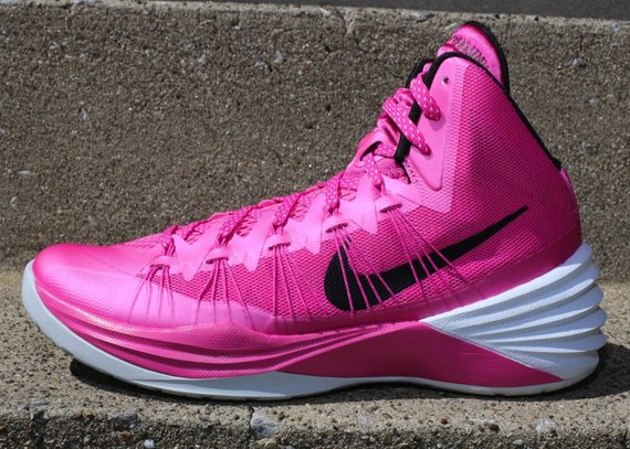 Nike Hyperdunk 2013 "Think Pink" - Available - SneakerNews.com