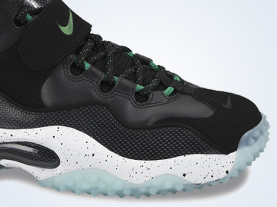 Nike Zoom Turf Trainer "Oregon Ducks" - SneakerNews.com