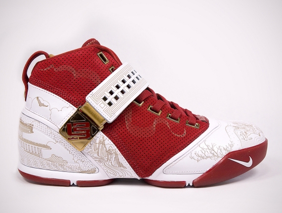 11 Days of Nike LeBron: The Zoom LeBron V - SneakerNews.com