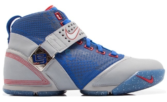 11 Days of Nike LeBron: The Zoom LeBron V - SneakerNews.com