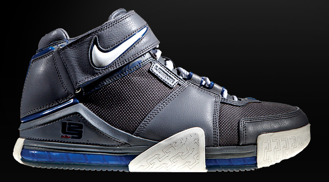 11 Days of Nike LeBron: The Zoom LeBron II - SneakerNews.com