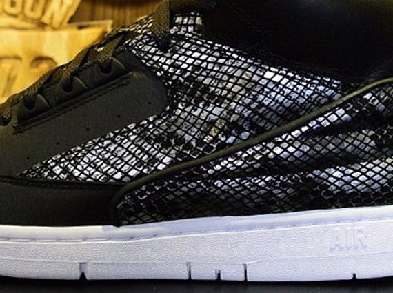 Nike Air Python "Black" - SneakerNews.com