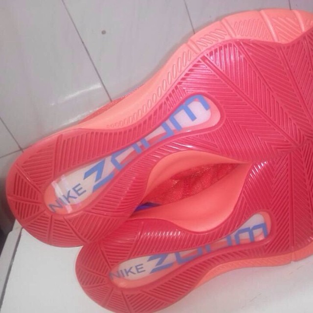 Nike Hyperrev - Red - Blue - SneakerNews.com