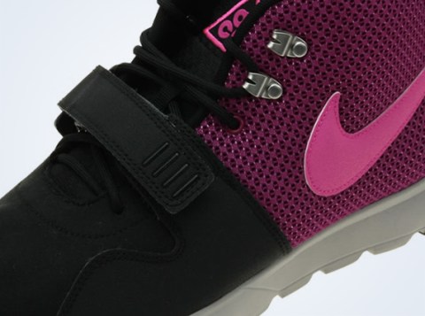 Nike Trainerendor - Black - Pink Flash - Raspberry Red - SneakerNews.com