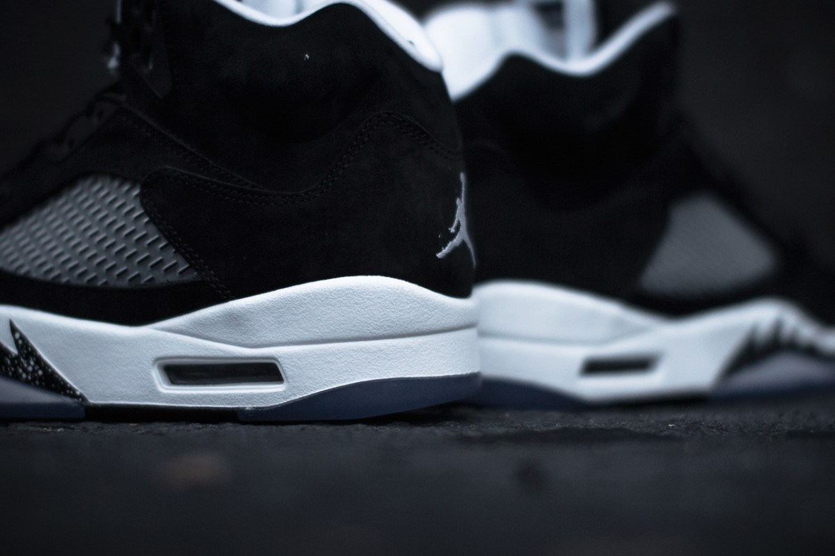 Air Jordan 5 "Oreo" - Release Reminder - SneakerNews.com