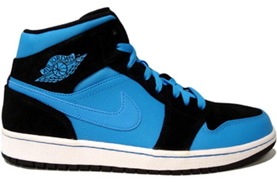 Air Jordan 1 Mid "Powder Blue" - SneakerNews.com