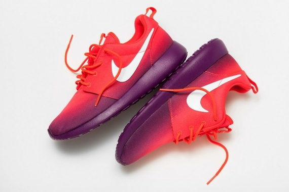 Nike Womens Roshe Run Print - Laser Crimson - Bright Grape ...