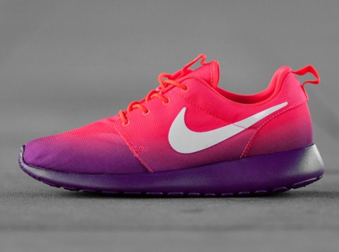 Nike Womens Roshe Run Print - Laser Crimson - Bright Grape ...