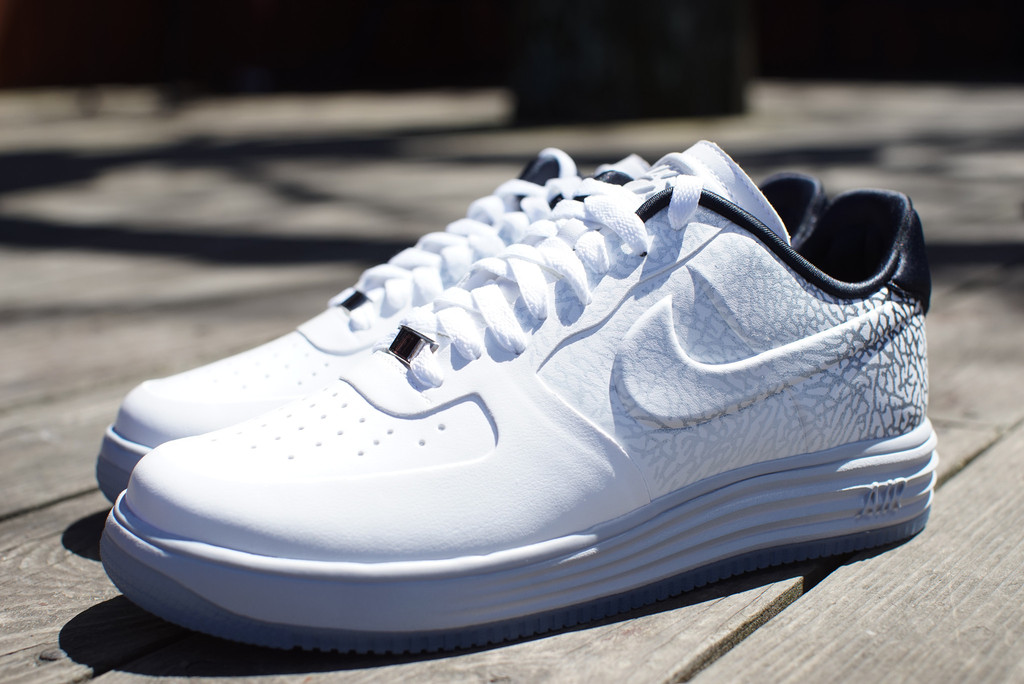 Nike Womens Lunar Force 1 "Elephant Fade" - SneakerNews.com