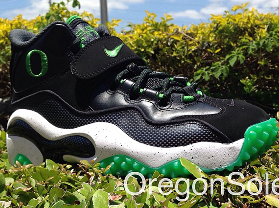 Nike Zoom Turf "Oregon Ducks" - SneakerNews.com