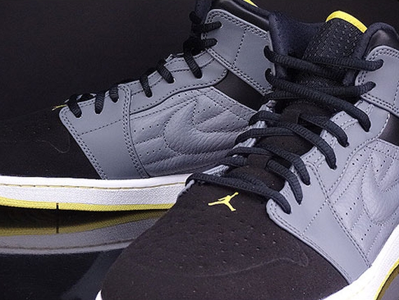 Air Jordan 1 Retro '99 "Vibrant Yellow" - SneakerNews.com