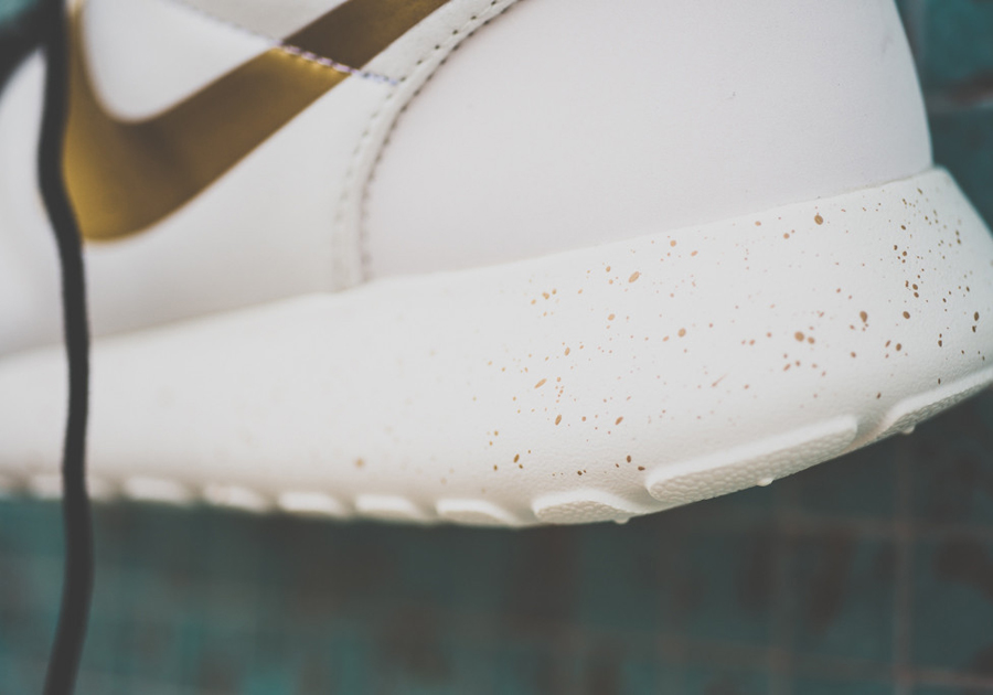 Nike Roshe Run HYP "Gold Hypervenom" - SneakerNews.com