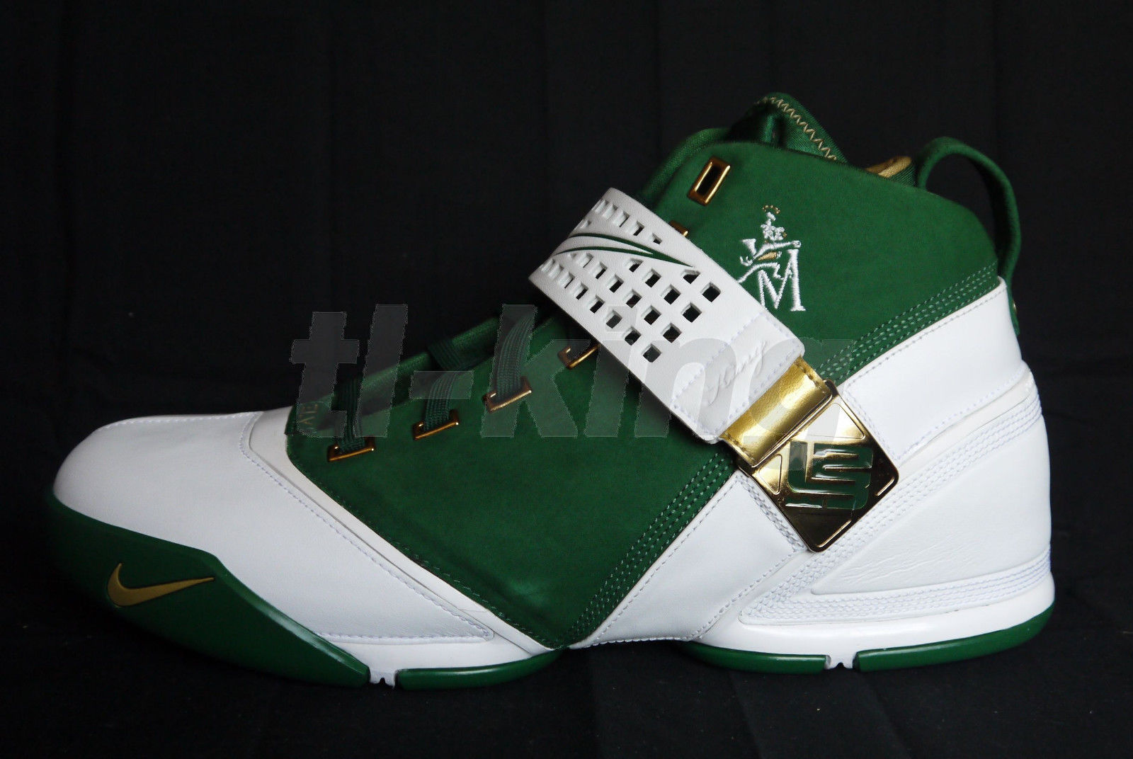 Nike Zoom LeBron 5 "SVSM" PEs - SneakerNews.com